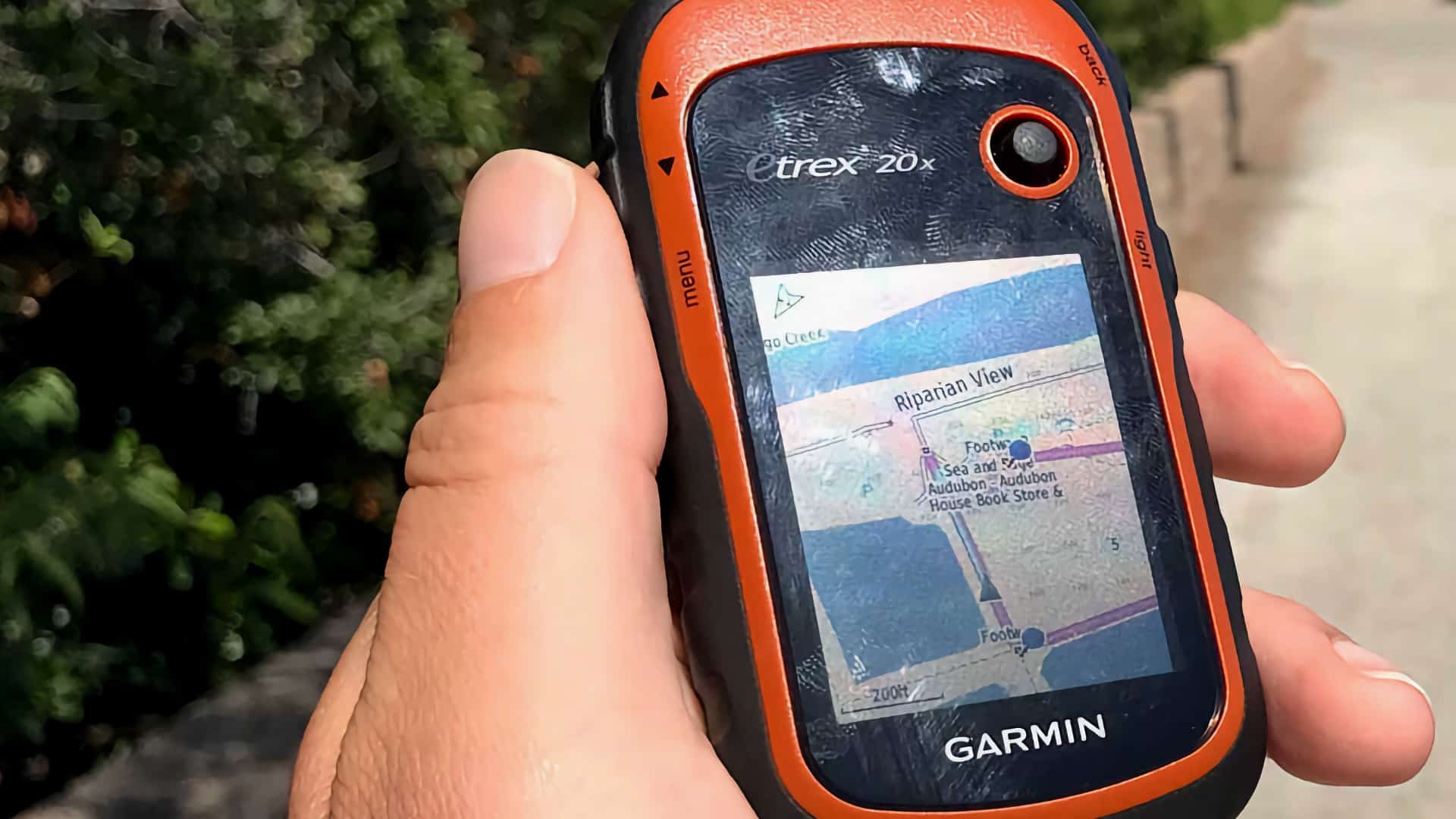 8 Best GPS Tracker for Wilderness Hikes: Unleash Adventure with ...